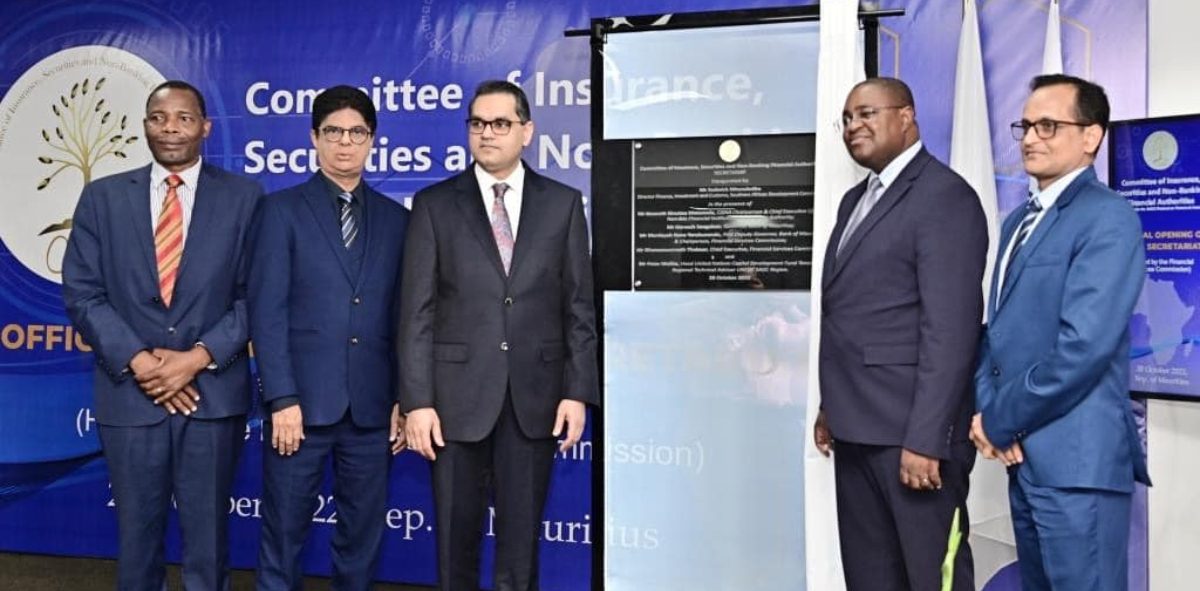 Le Xournal | Cadres réglementaires des services financiers non ...