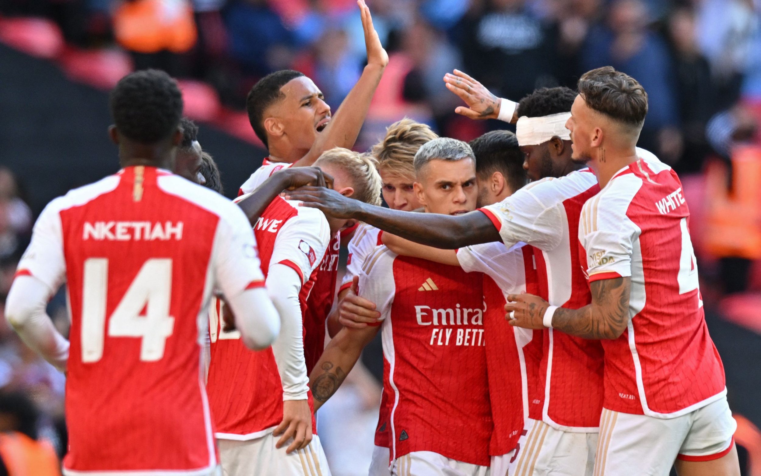 Le Xournal | Arsenal grille Manchester City et soulève le Community Shield