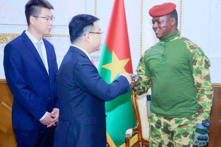 Le Xournal | Burkina Faso : Huawei annonce un projet de formation de 5 000 jeunes aux TIC, en ...